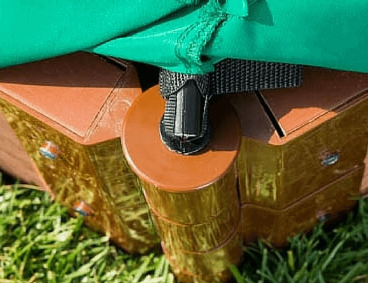 7' x 8' Composite Hexagon Sandbox - 2 Inch Profile — Frame It All